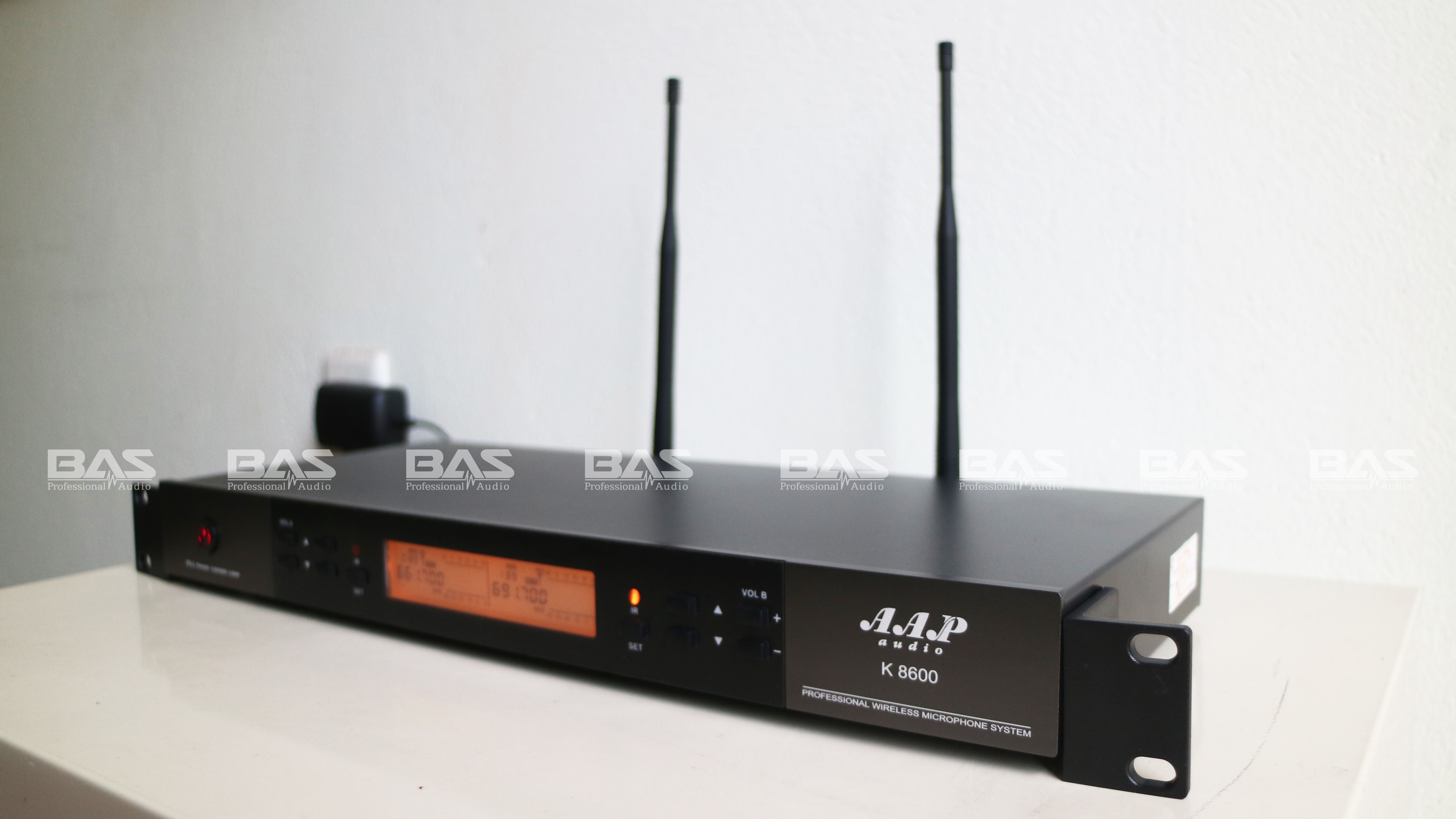 Micro không dây AAP K8600, mic hát karaoke chuyên nghiệp | BAS Audio - Showroom âm thanh lớn ...