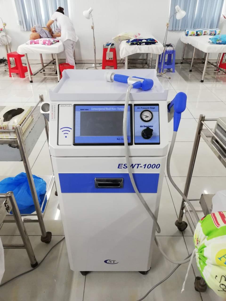 Máy xung kích trị liệu ESWT-1000 ( Stratek - Hàn Quốc )