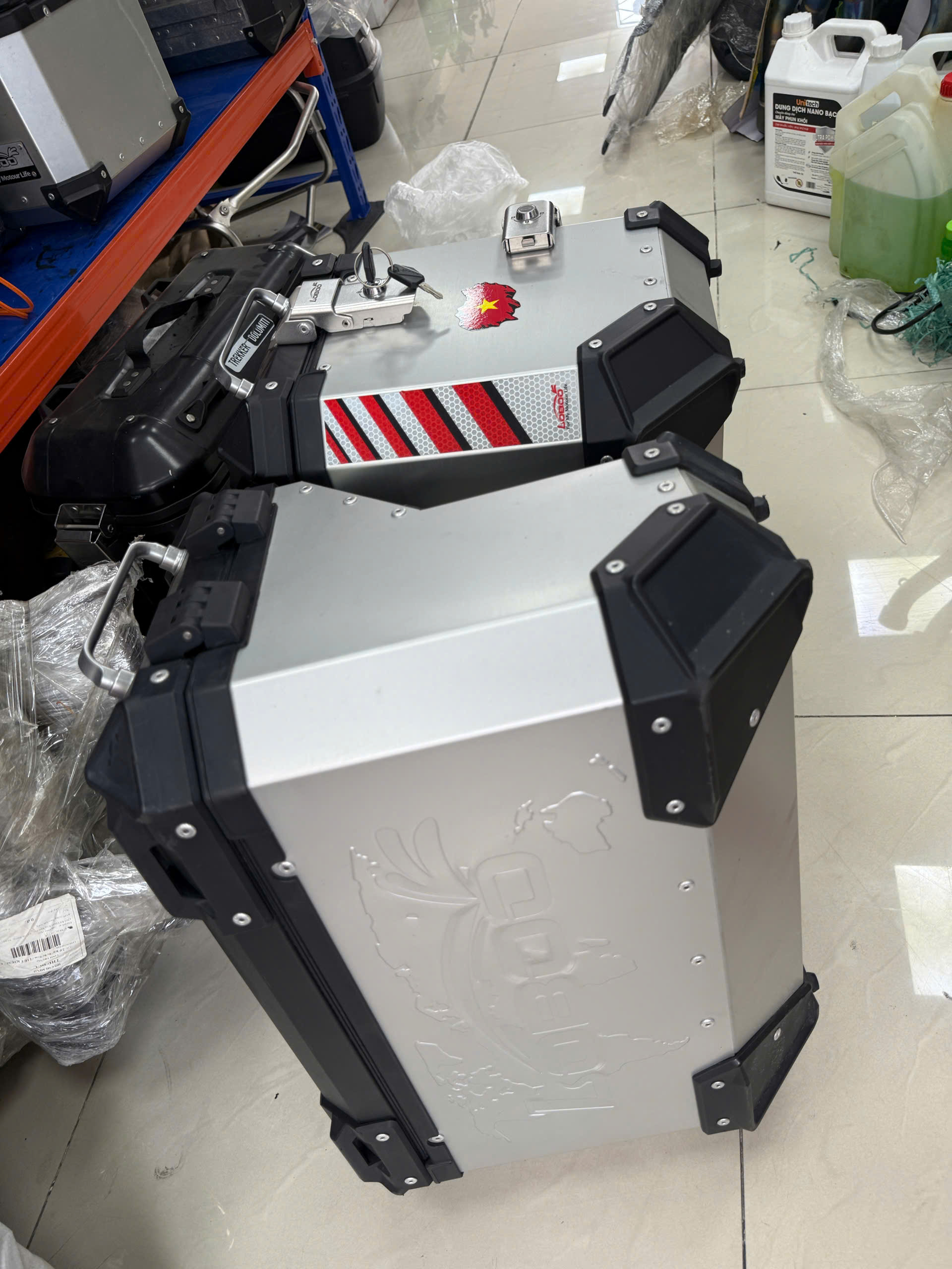 THÙNG LOBOOO KÈM PAT THI MOTO THỦ ĐỨC