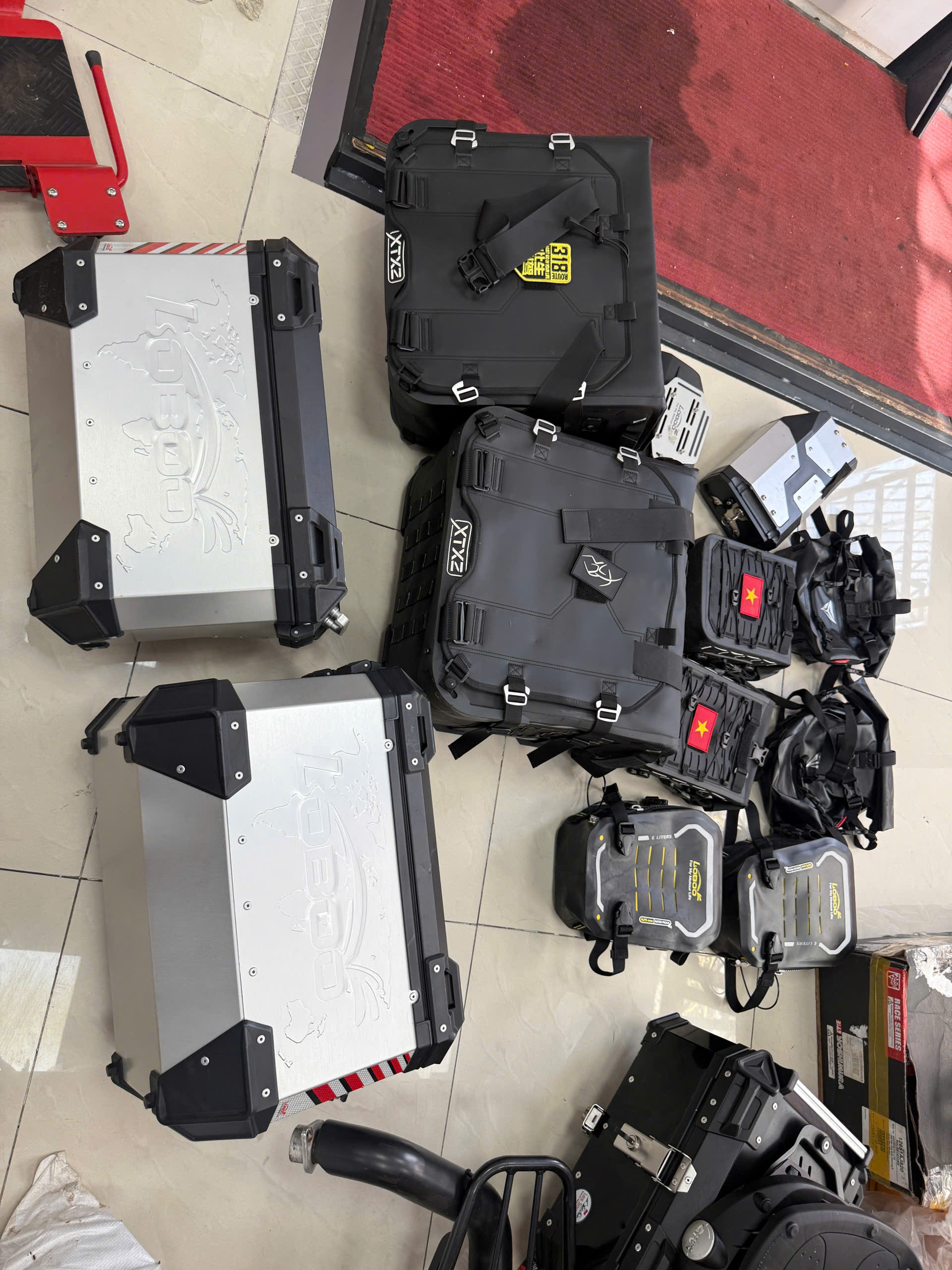 THÙNG LOBOOO KÈM PAT THI MOTO THỦ ĐỨC