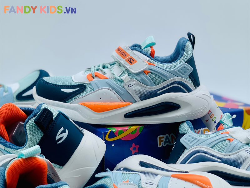 Top 8 giày thể thao trẻ em giá rẻ được săn lùng nhất hiện nay