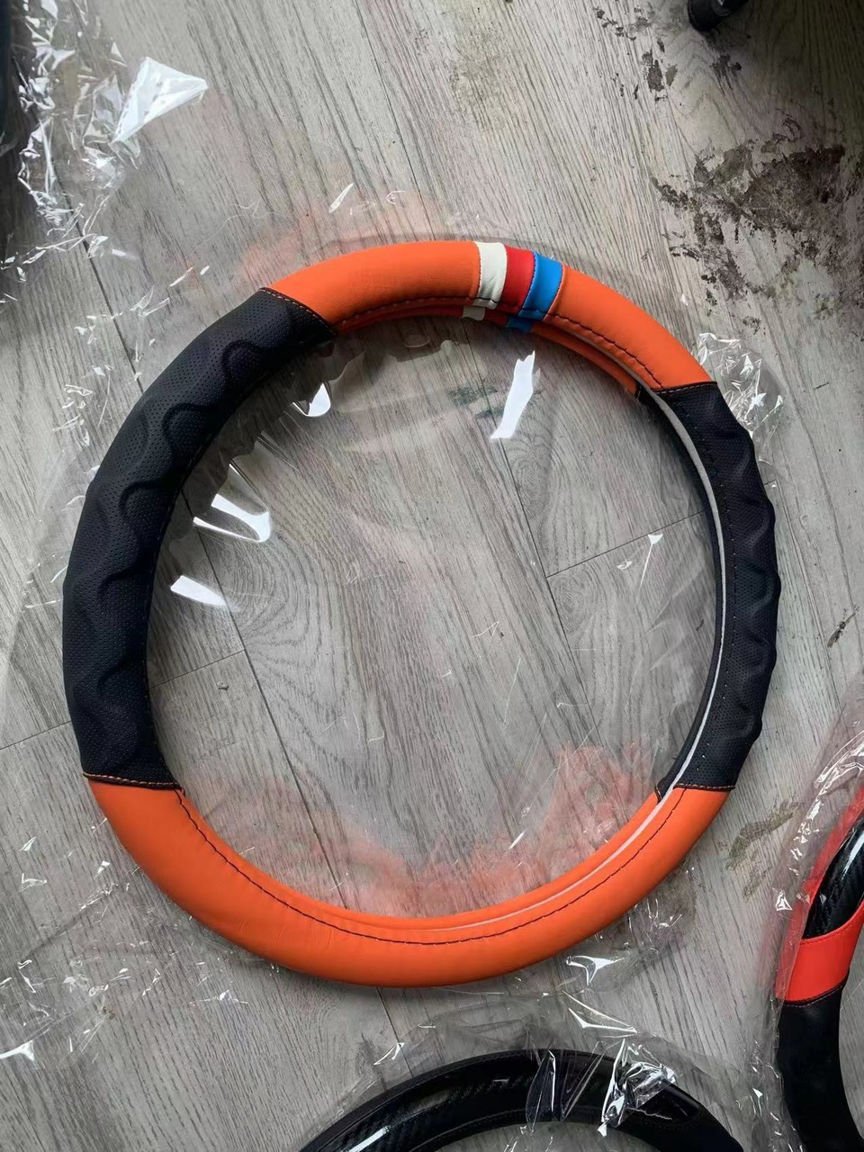 Bọc vô lăng vân carbon phối da nhiều màu - Luxury Car size 38cm - L06 Khải Huy Auto