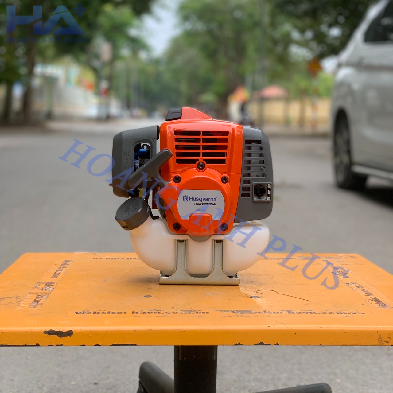 Máy Cắt Cỏ 2 Thì Husqvarna 541RS - chính hãng