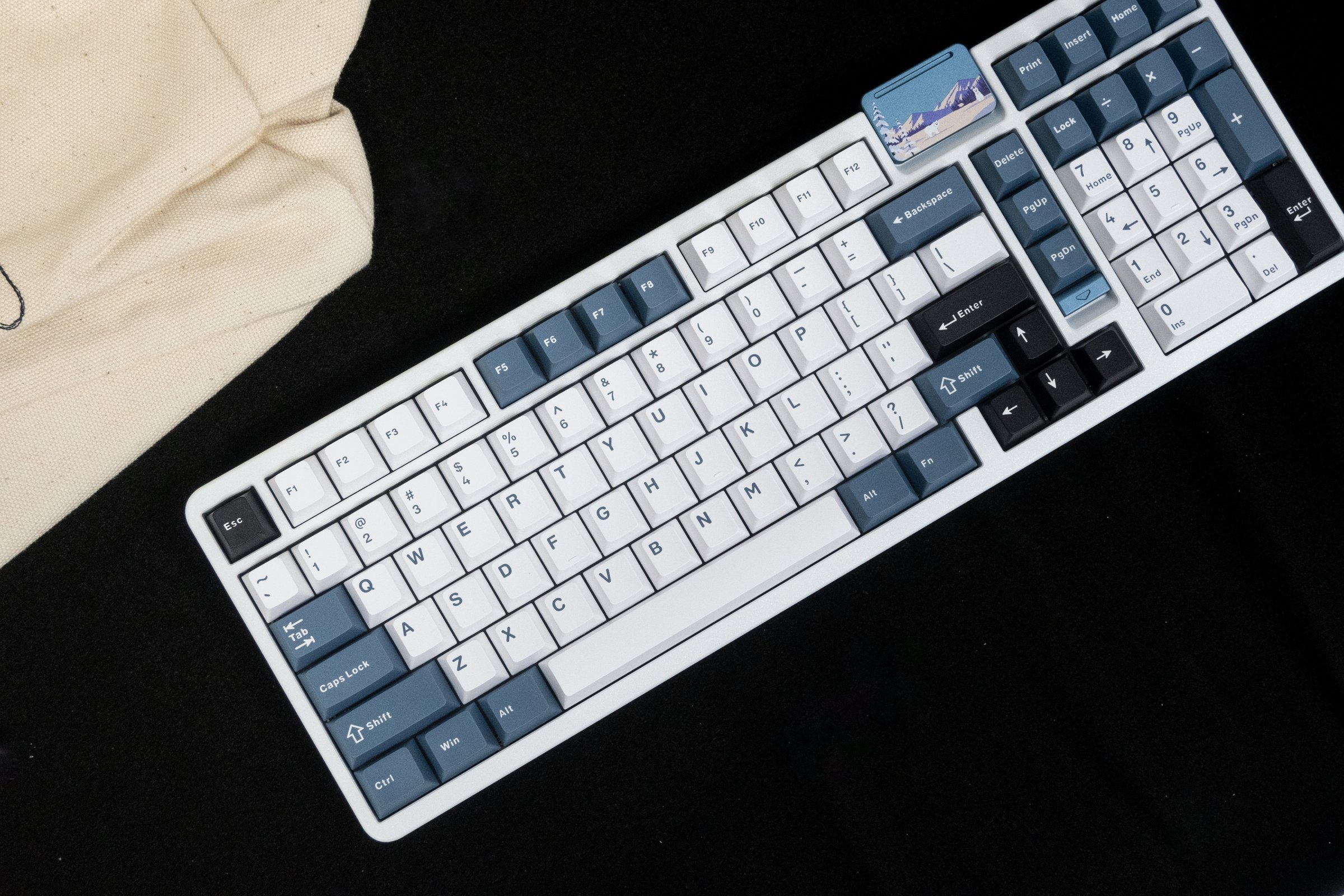 KEYVERSE INFI100 – Bàn Phím Cơ Infi 100 Nhôm CNC 6063 Mạch Xuôi 3 Mode RGB