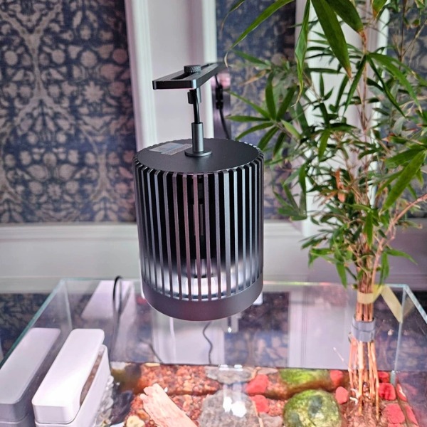 Đèn Rọi Mayin Super Color – Giải Pháp Chiếu Sáng Hoàn Hảo Cho Bể Cá Cảnh