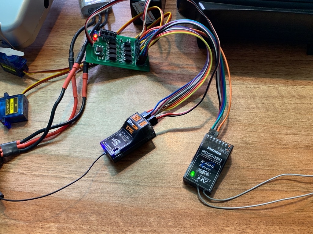 Module sử dụng 2 bộ TX RX điều khiển 4 servo cho máy bay | Giải Pháp Chung