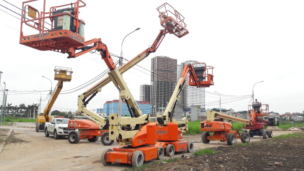 Lợi ích khi sử dụng xe nâng người boom lift chạy điện - MH Rental™