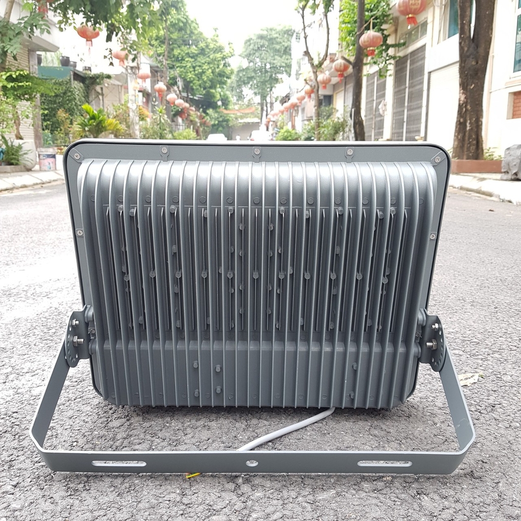 Đèn pha led 300W Kavin Công ty TNHH sản xuất thương mại HT Lighting ...