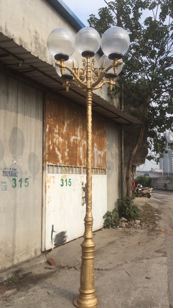 Cột đèn đế Ý Công ty TNHH sản xuất thương mại HT Lighting Việt Nam