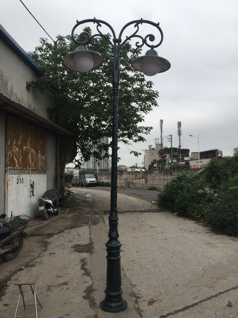 Cột đèn đế Ý Công ty TNHH sản xuất thương mại HT Lighting Việt Nam