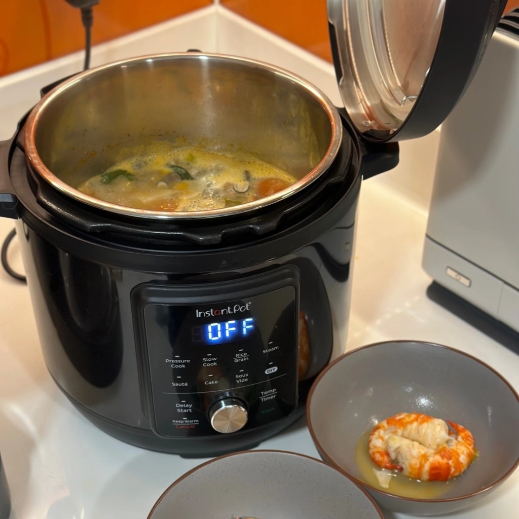 Nồi áp suất đa năng Instant Pot Essential 9 in 1 5,7L Shop Hàng Đức