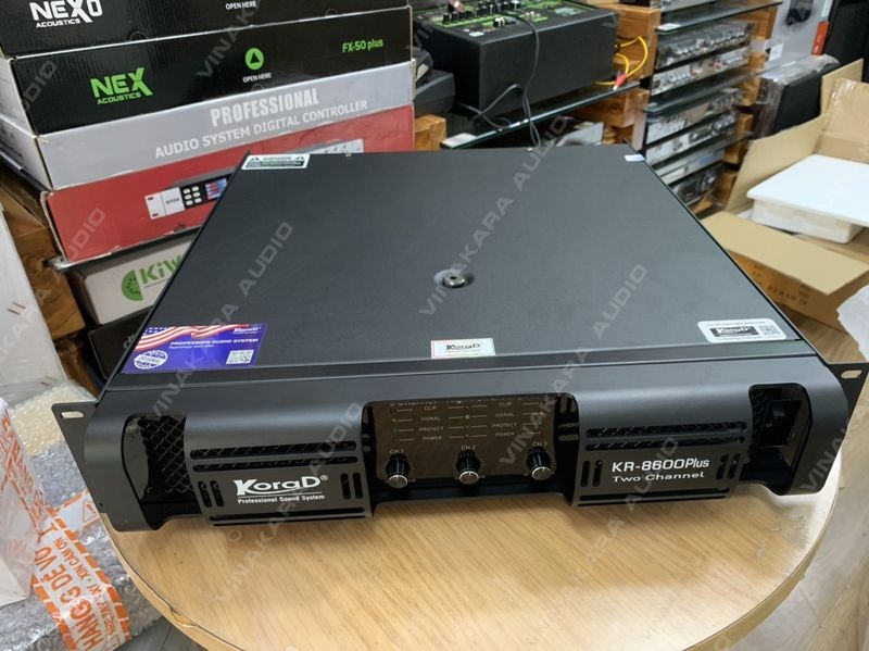 Cục đẩy Main KoraD KR-8600 Plus 3 kênh, 42 sò chính hãng | Vinakara.com