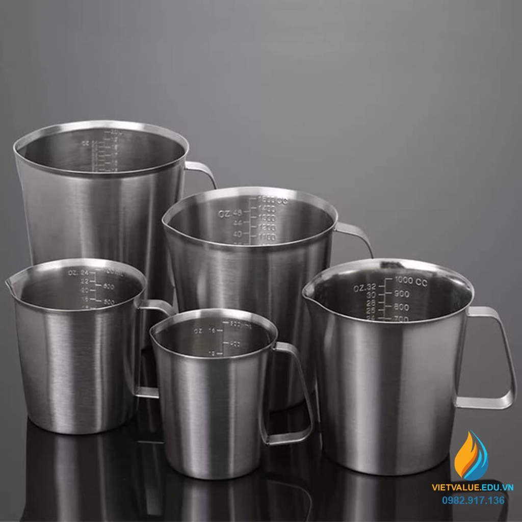Ca inox 304 có chia vạch, có tay cầm, có mỏ, dung tích 500ml VIETVALUE