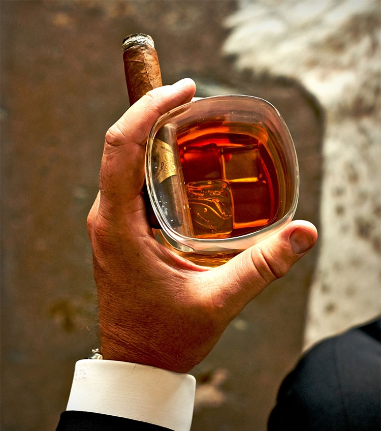 RC0011 - Cigar Rock glass barrevo.com