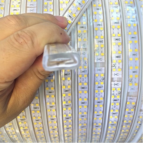 Cuộn 100m đèn led dây 2835 220V 2 hàng bóng CÔNG TY TNHH XNK LCC VIỆT NAM