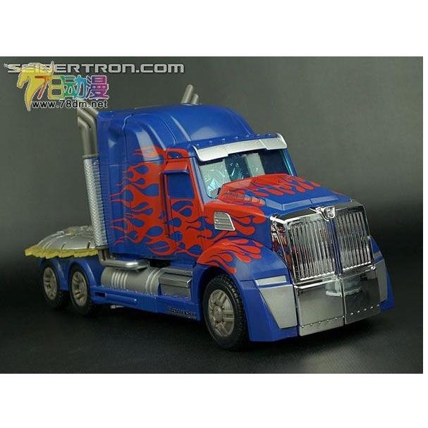 Leader Class First Edition Optimus Prime Gundam