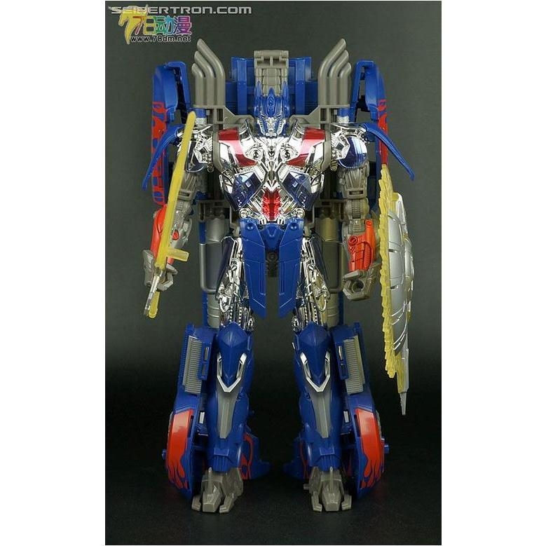Leader Class First Edition Optimus Prime Gundam