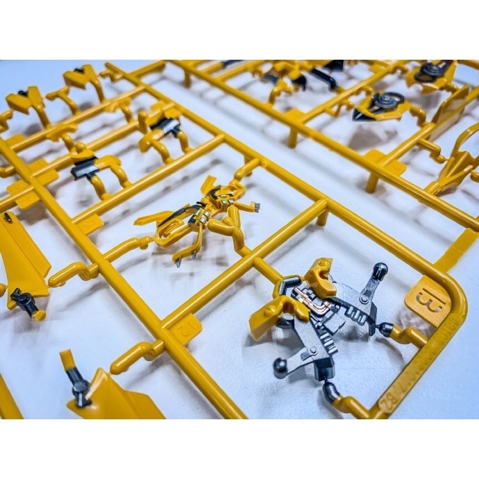 Mô hình lắp ráp Trumpeter SK-07 Bumblebee Transformers TLK Model Kit Gundam