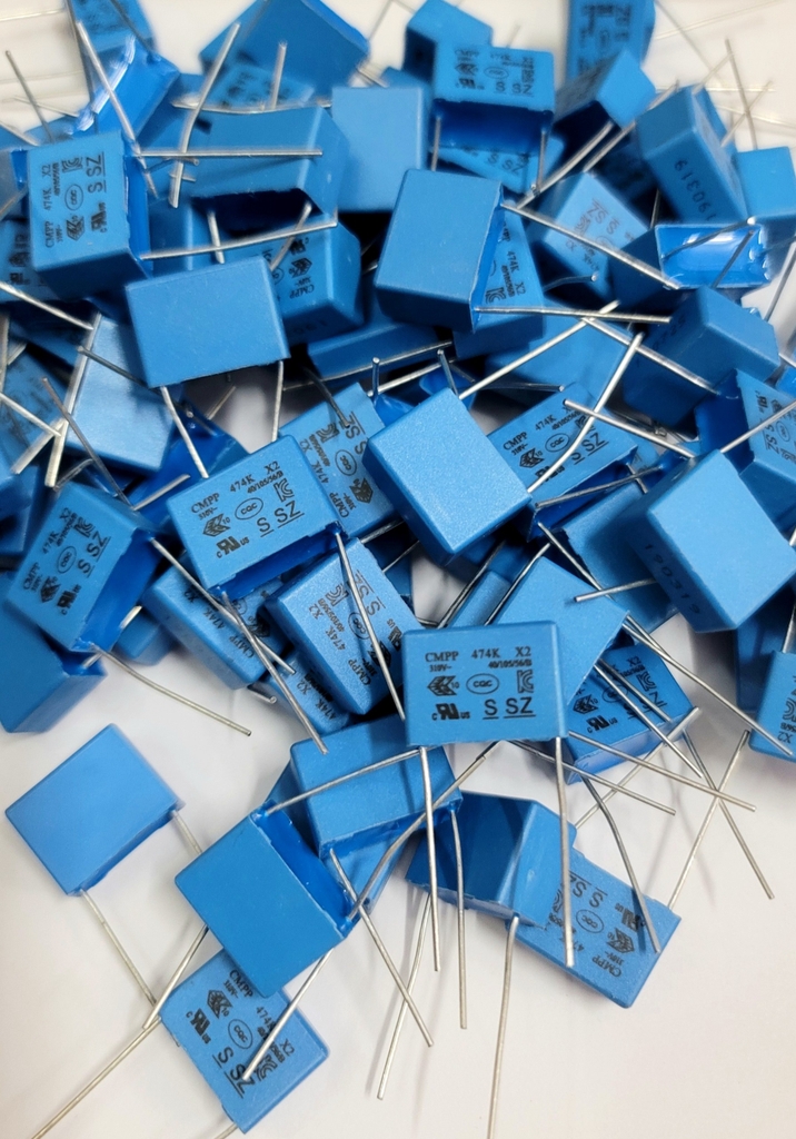 Tụ điện màu xanh CMPP 474K 310V P=15MM | Cửa hàng thiết bị - Linh kiện ...