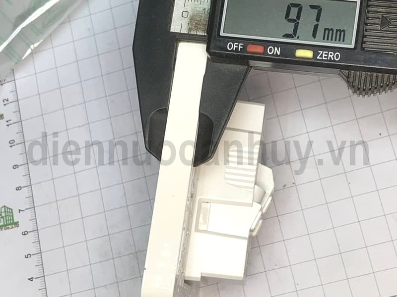Bộ ổ cắm đôi 3 chấu 16A vuông trắng Schneider AvatarOn E83426UES2_WE ...