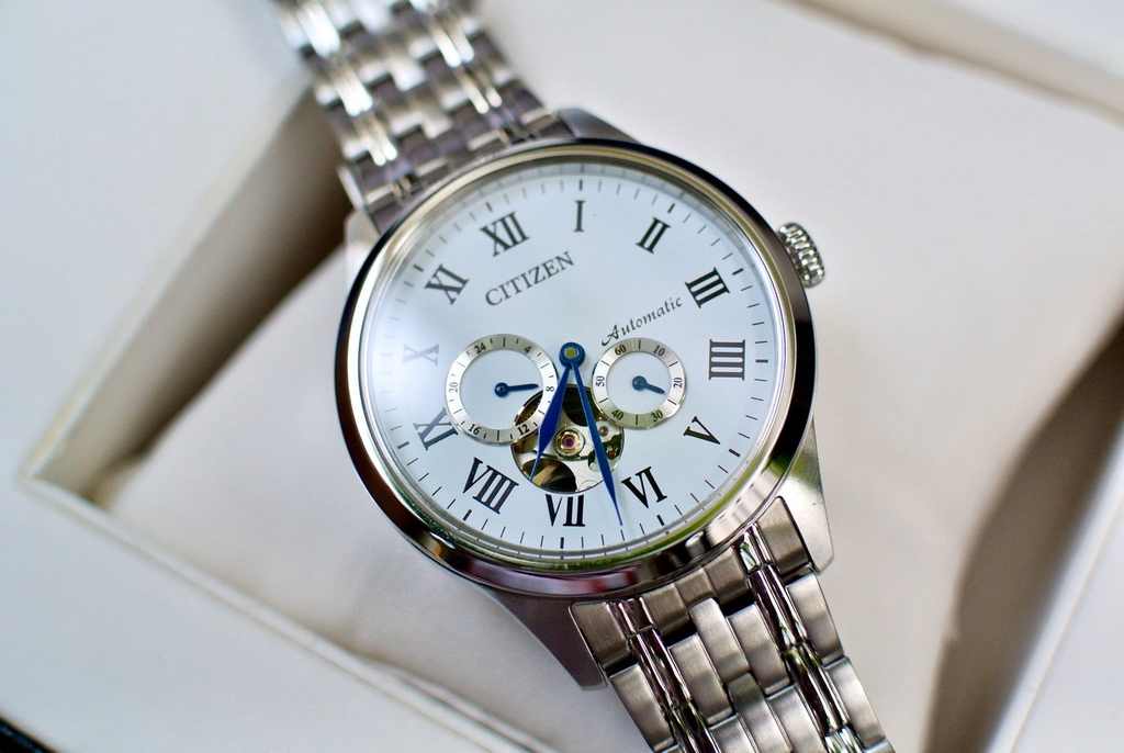 ĐỒNG HỒ CHÍNH HÃNG CITIZEN NP1020-82A SAPHIRE NAM