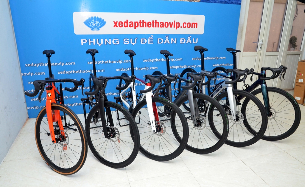 Xe Đạp Đua TWITTER R12 24RS: Khung+Càng+Cọc yên = Carbon, Tay lái Nhôm ...