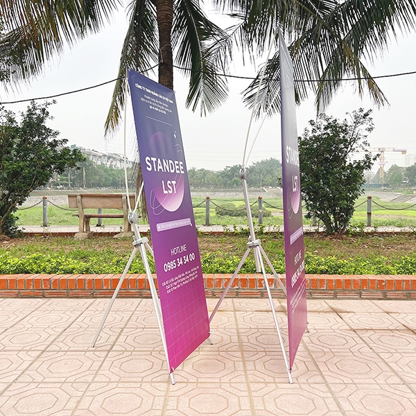 Cây Standee Chữ X Điều Chỉnh Nhôm