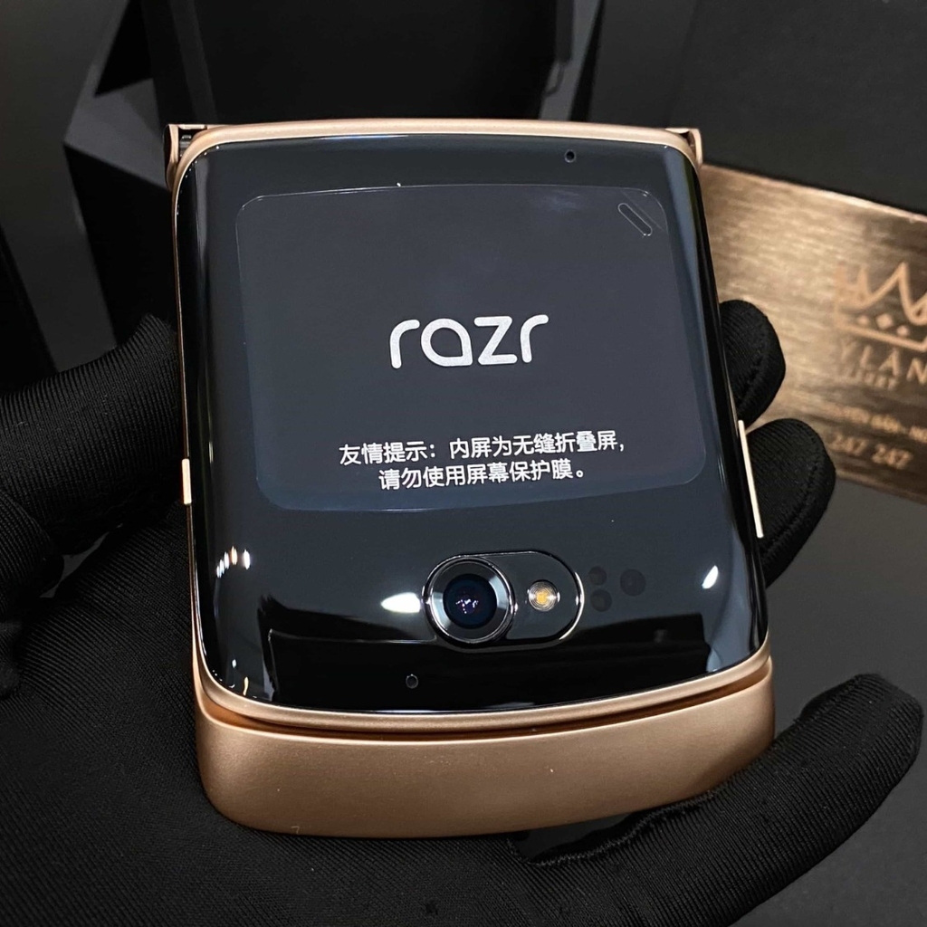 Motorola Razr 5G Gold | Kỳ Lân Luxury