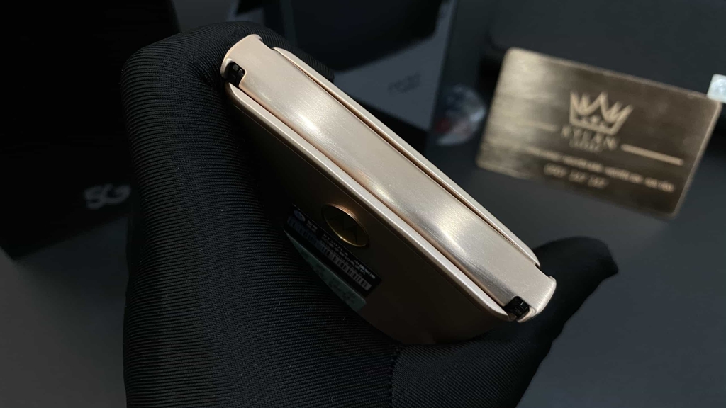 Motorola Razr 5G Gold | Kỳ Lân
