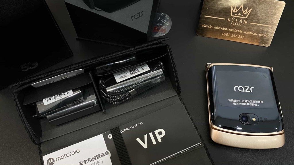 Motorola Razr 5G Gold | Kỳ Lân