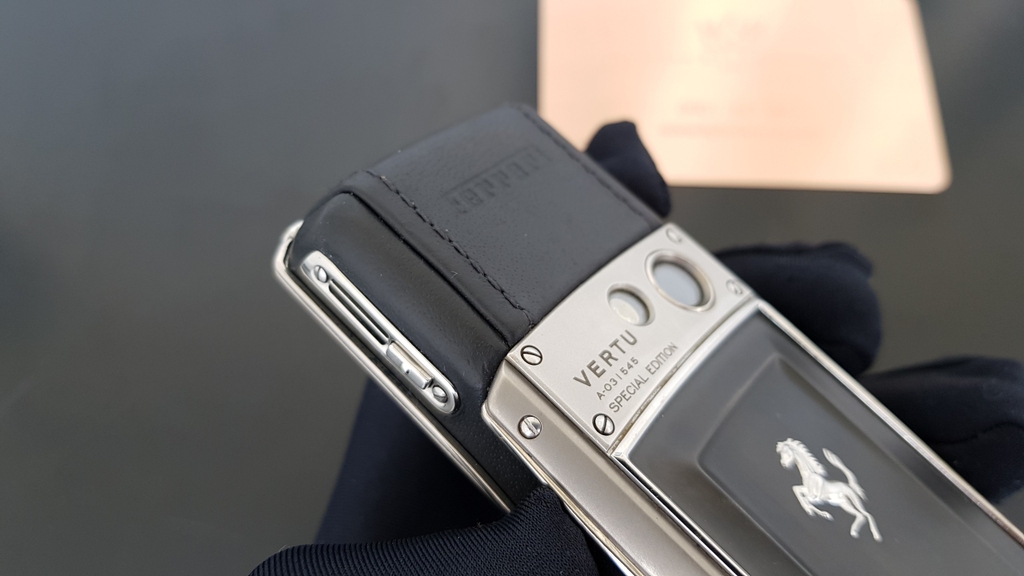 Vertu Ascent Ti Ferrari Limited | Kỳ Lân Luxury