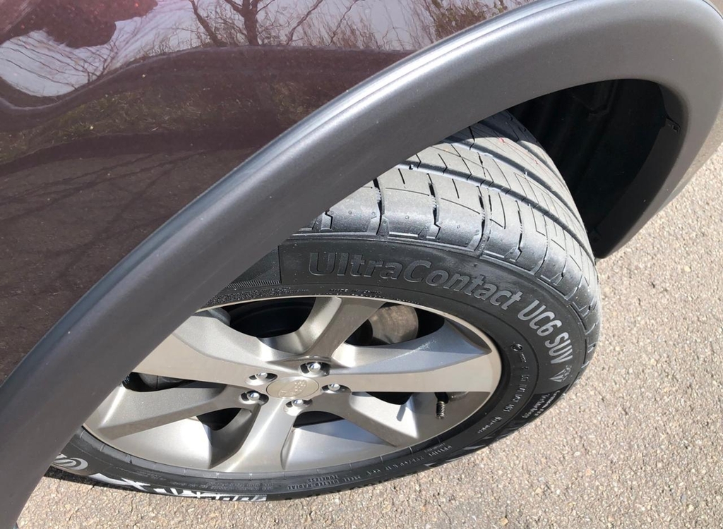 Lốp Continental 225/55R18 UltraContact UC6 SUV | G7Auto.vn