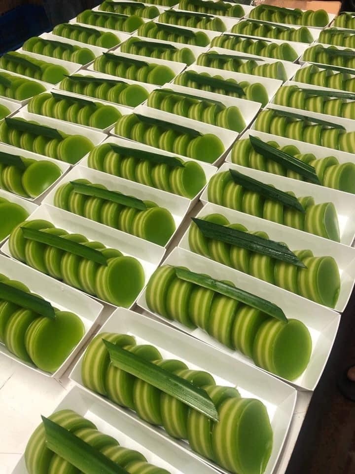 Bánh Pandan lá dứa - bánh da lợn chuẩn vị miền Tây | CleverFood - Binh ...