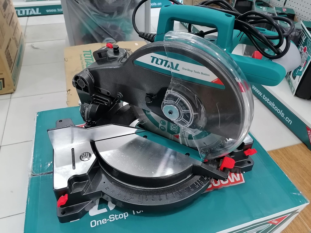 MÁY CẮT NHÔM 255MM 1800W TOTAL TS42182552 ( TS42182552T) - HÀNG CHÍNH HÃNG