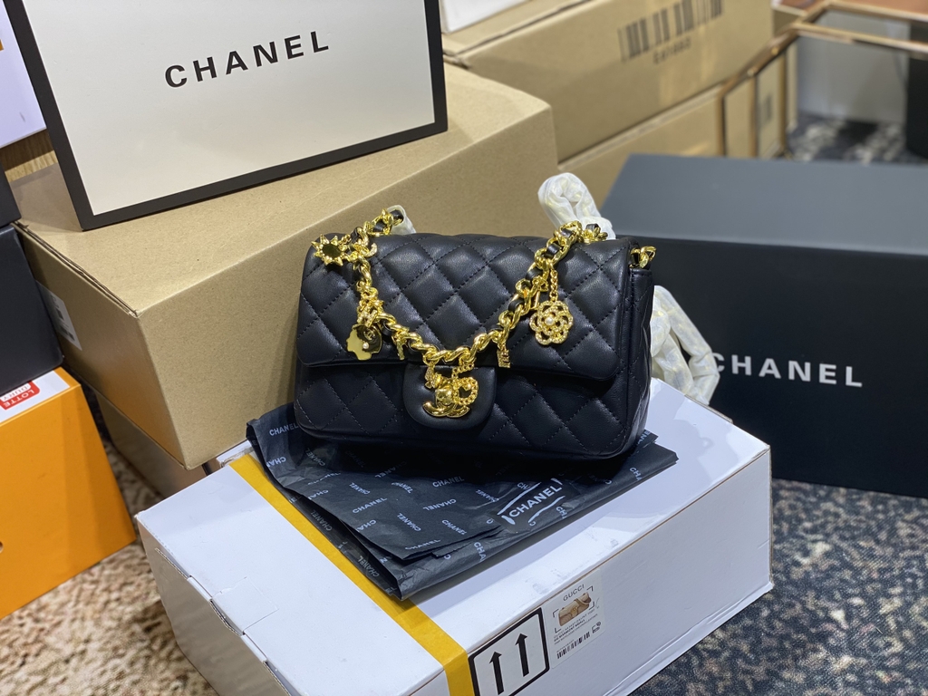 CHANEL MINI CHARM 2020 CALA - Thời trang túi xách