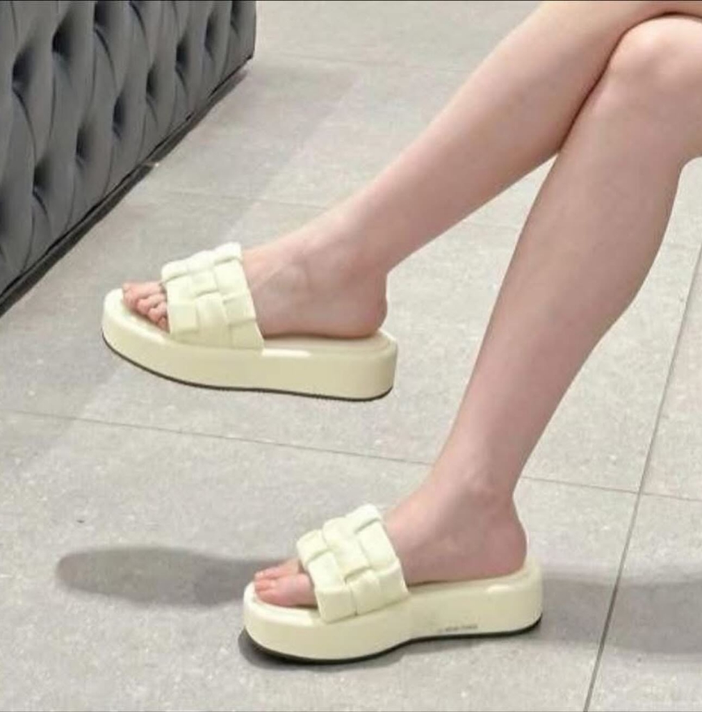 DÉP ĐẾ CAO CNK TRƯNG BÀY MÀU BUTTER 80380072 | lybalansieucute.com