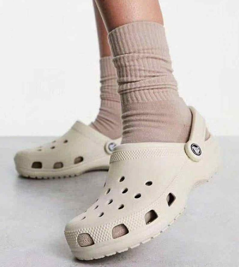 DÉP CROCS CLASSIC CLOG BONE 10001-2Y2 | lybalansieucute.com