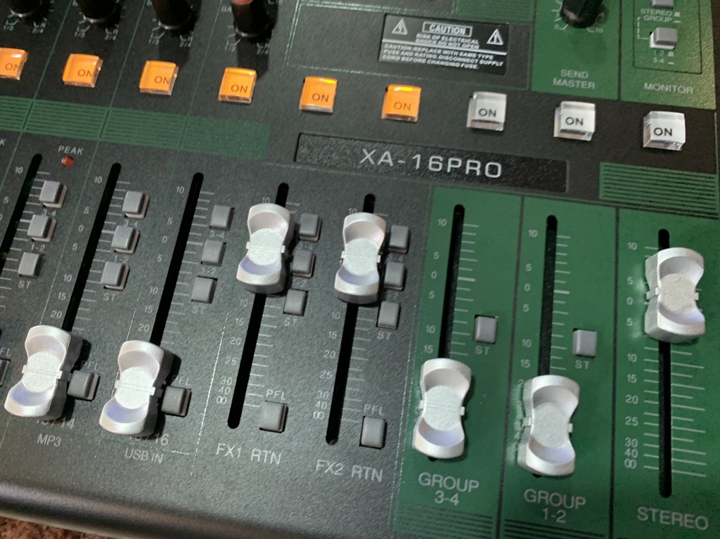 ELECTRO HOUSE XA-16PRO - Dual Effects Audio Mixer Console