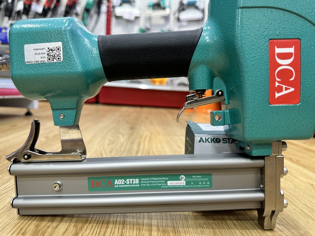 Súng bắn đinh bê tông dùng hơi 3mm DCA A02-ST38