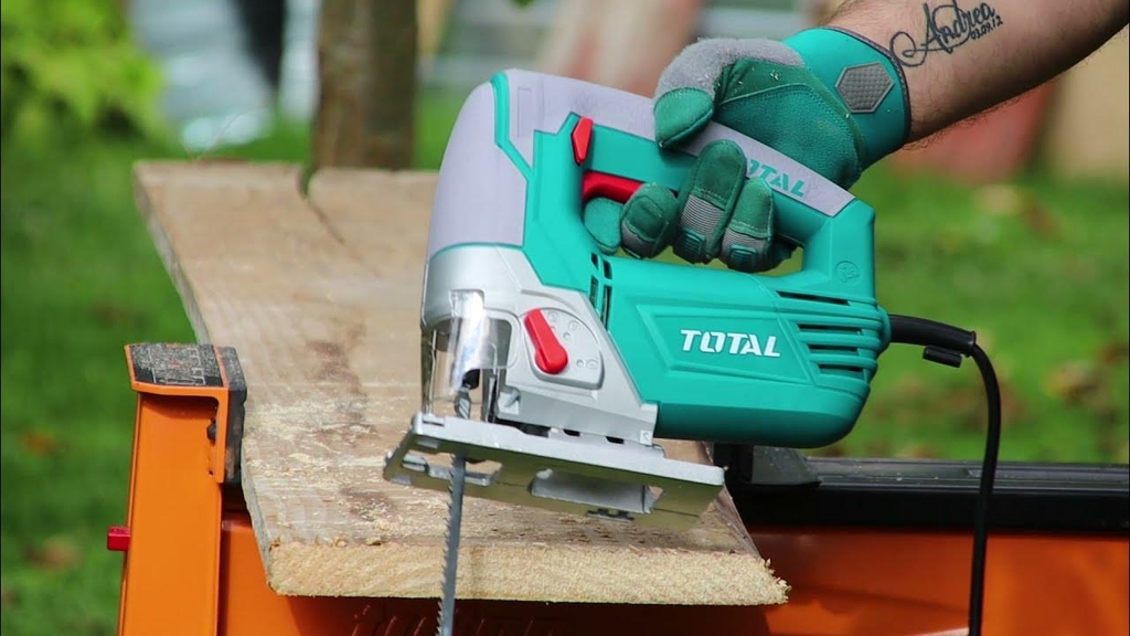 Máy cưa lọng 800W Total TS2081006