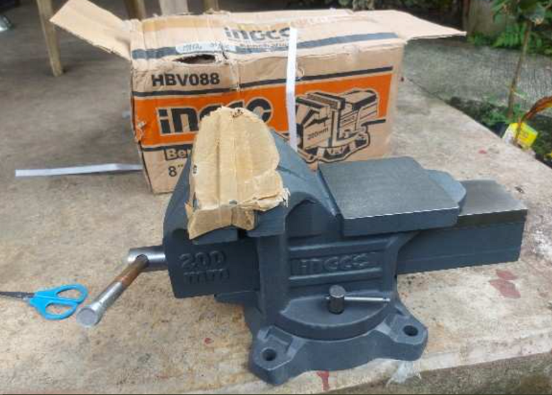 Ê tô kẹp 8 inch Ingco HBV088