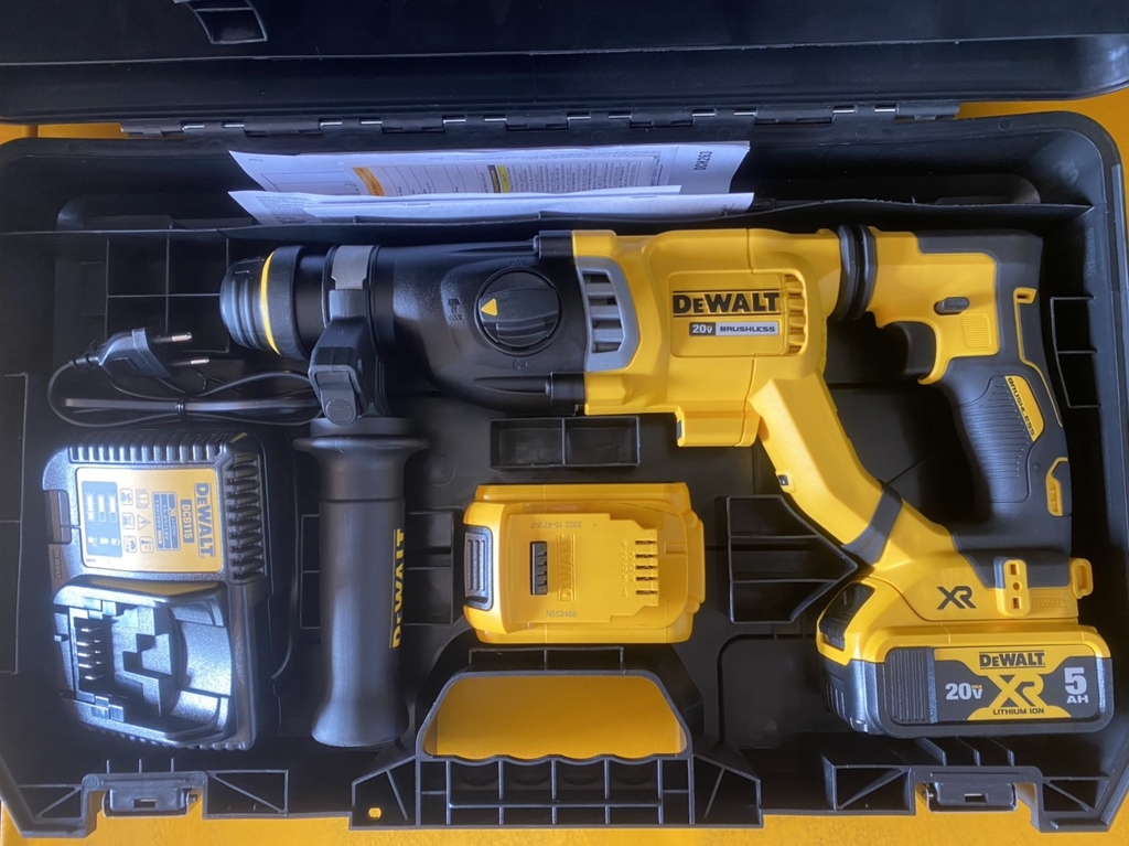 Máy khoan cầm tay 3 chức năng 20 V Dewalt DCH263P2