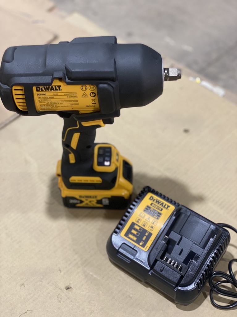 Máy siết bulon dùng pin 18V/20V Max Dewalt DCF900P1