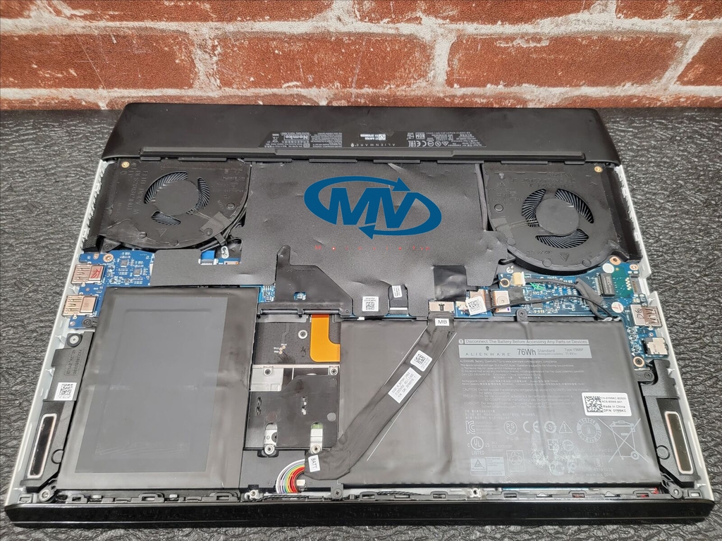 Main dell Alienware M15 R2, M17 R2, EDQ51 LA-H351P
