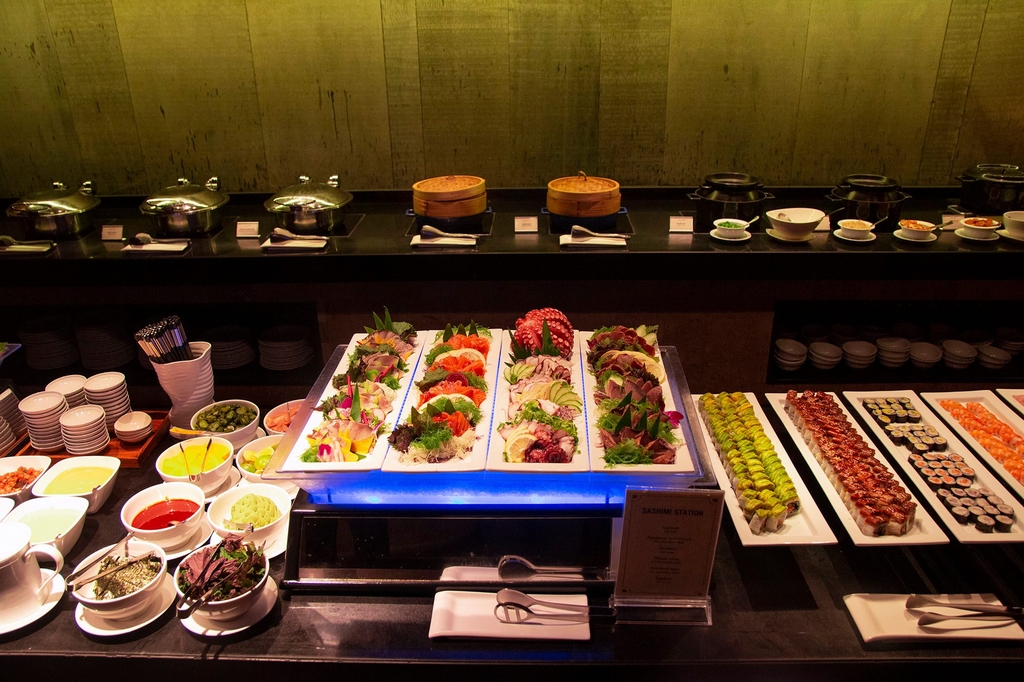 Buffet trưa nhà hàng GRILL Tầng 63 Lotte Bếp Bụng Bự