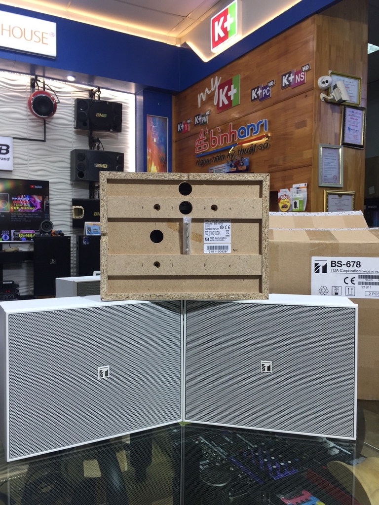 Loa hộp treo tường 6W: TOA BS-678 [ Hàng chính hãng ], Loa phòng trà, quán cafe, sân vườn ...