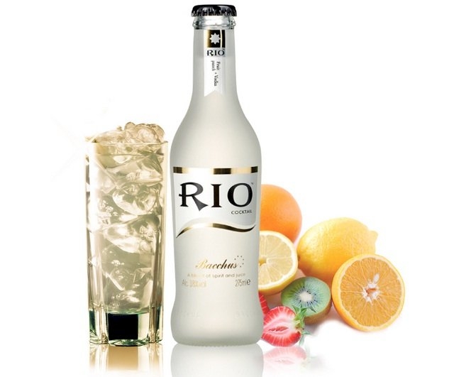 Rio Cocktail Vị Vodka Trái Cây 3.8% 275ML - trái cây hỗn hợp & vodka ...