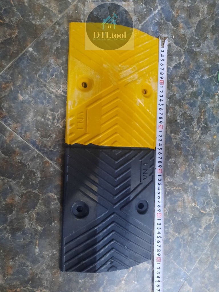 Gờ giảm tốc cao su 500x200x30mm (DxRxC) - Model SDTL | Dtlgroup.vn