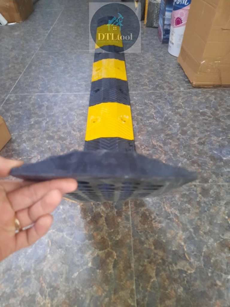 Gờ giảm tốc cao su 500x200x30mm (DxRxC) - Model SDTL | Dtlgroup.vn