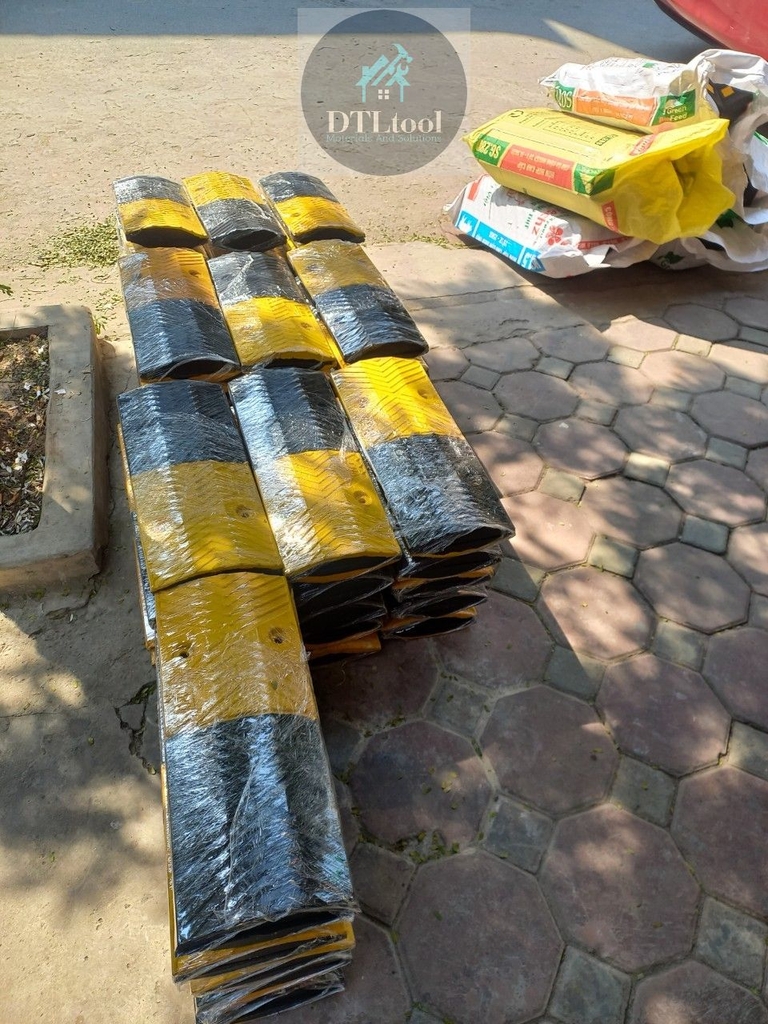 Gờ giảm tốc cao su 500x200x30mm (DxRxC) - Model SDTL | Dtlgroup.vn